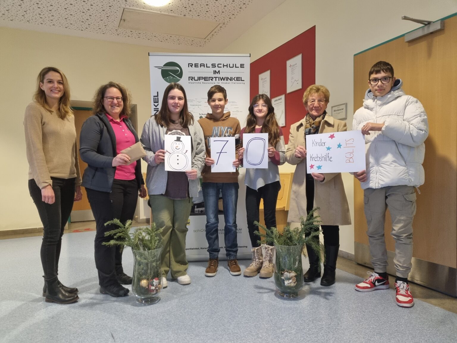 Pfandflaschen und Glücksrad der AG Diskuthek, Realschule im ...